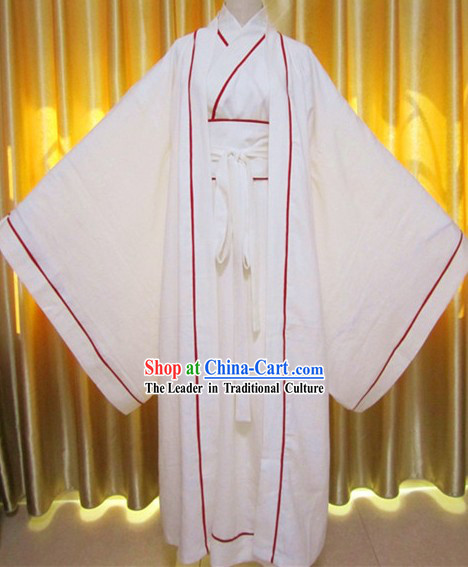 Ancient Chinese Han Dynasty White Clothing and Robe